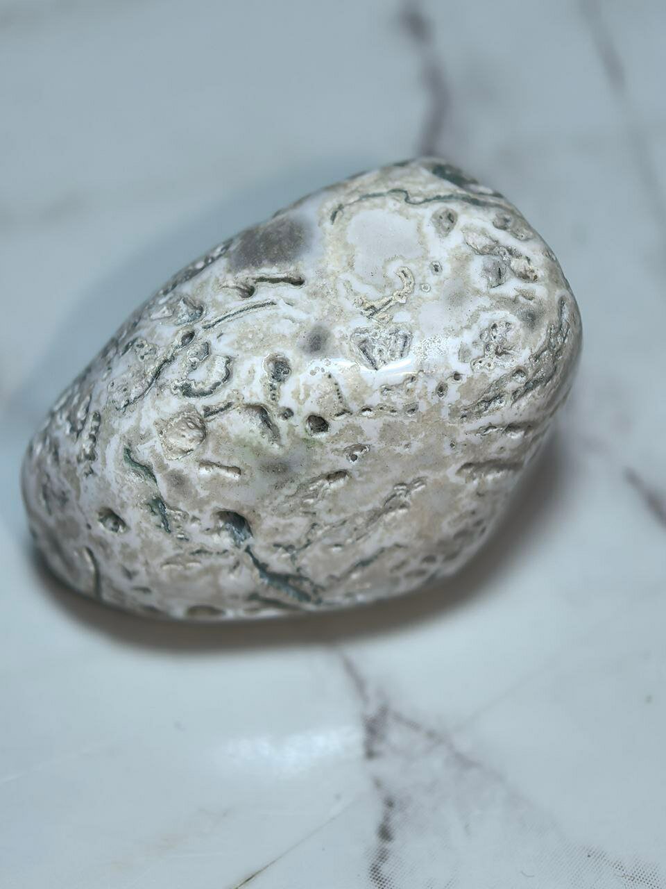 Амулет Моховой Агат "Финансы и процветание", белый, с зелеными вкраплениями