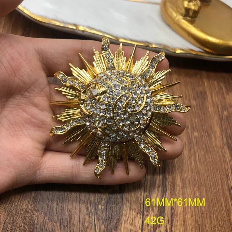 Брошь