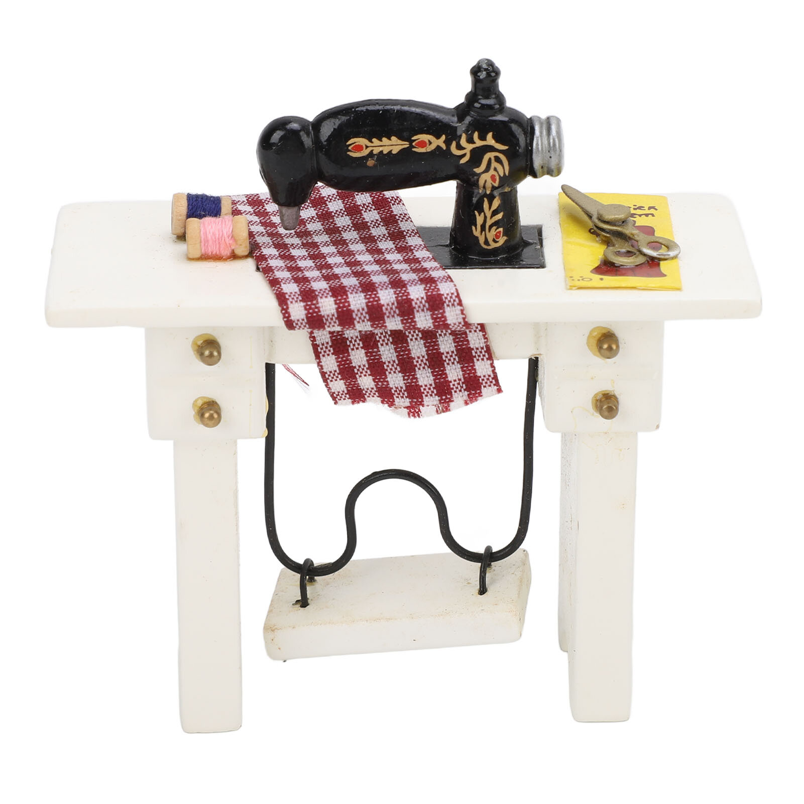 Миниатюрная швейная машинка для кукольного домика в масштабе 1:12. Винтажный аксессуар для кукольного домика, имитация швейной машинки, декор с ножницами, клетчатая ткань для кукольного домика.