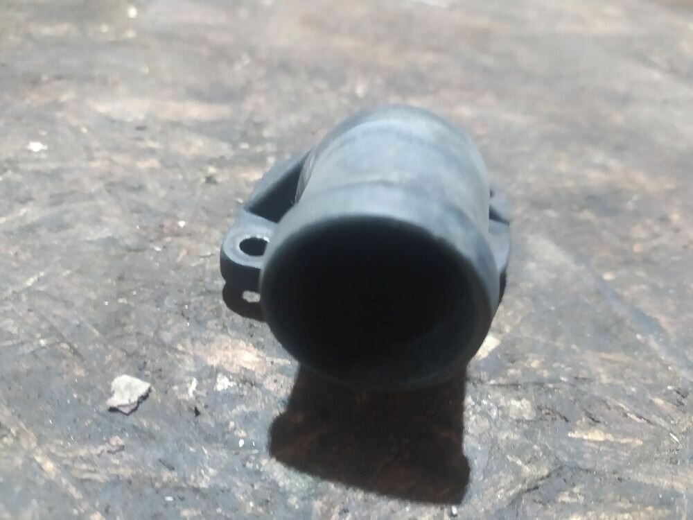 Крышка термостата VW Passat B3 Б/У с пробегом