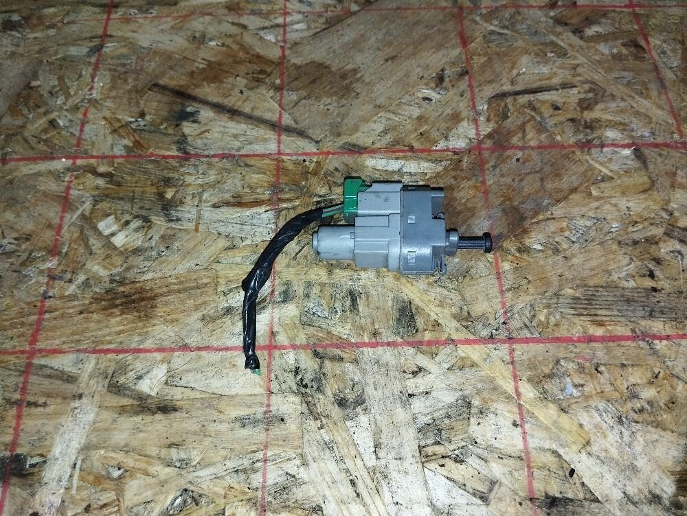 Концевик педали тормоза Форд Эскейп 1 Б/У с пробегом