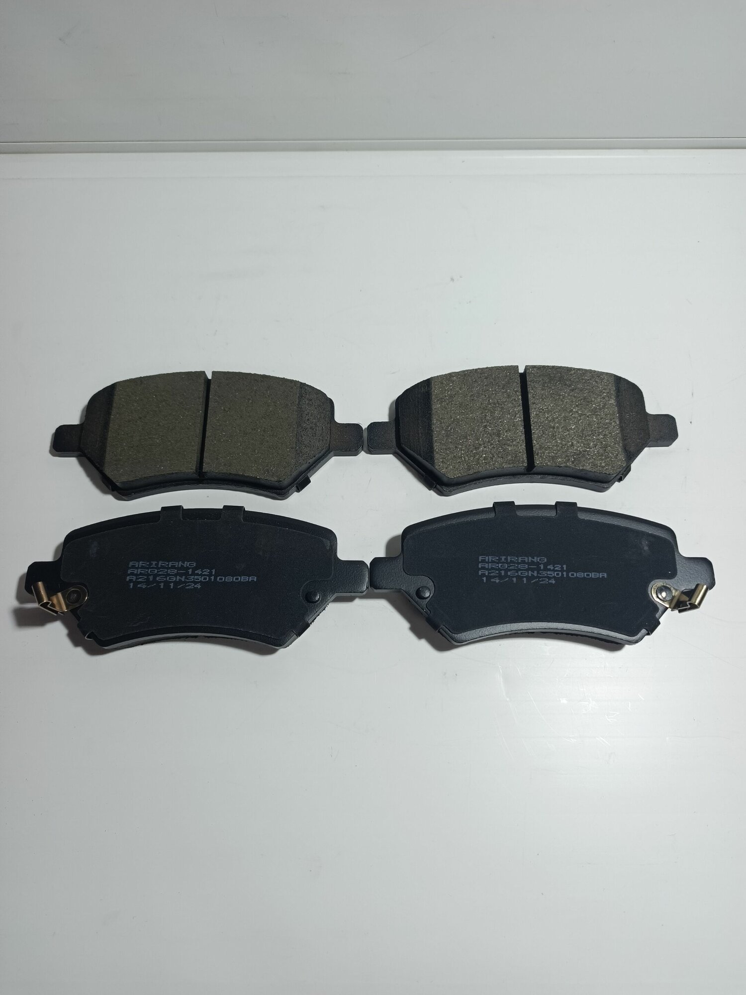 Колодки передние (без усиков) ARIRANG Vortex Estina [1.6 16V 5MT седан]