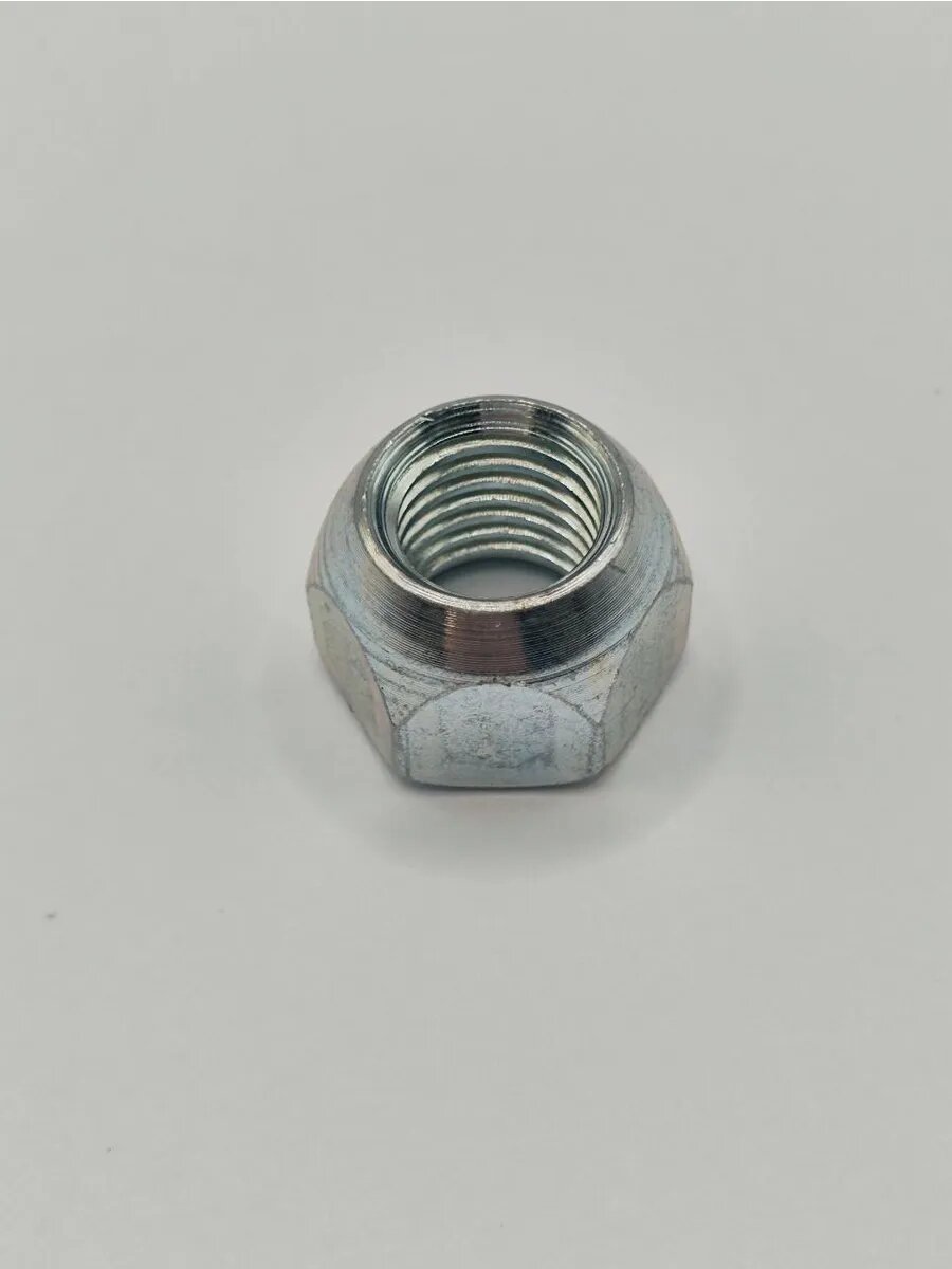 Гайка колесного диска