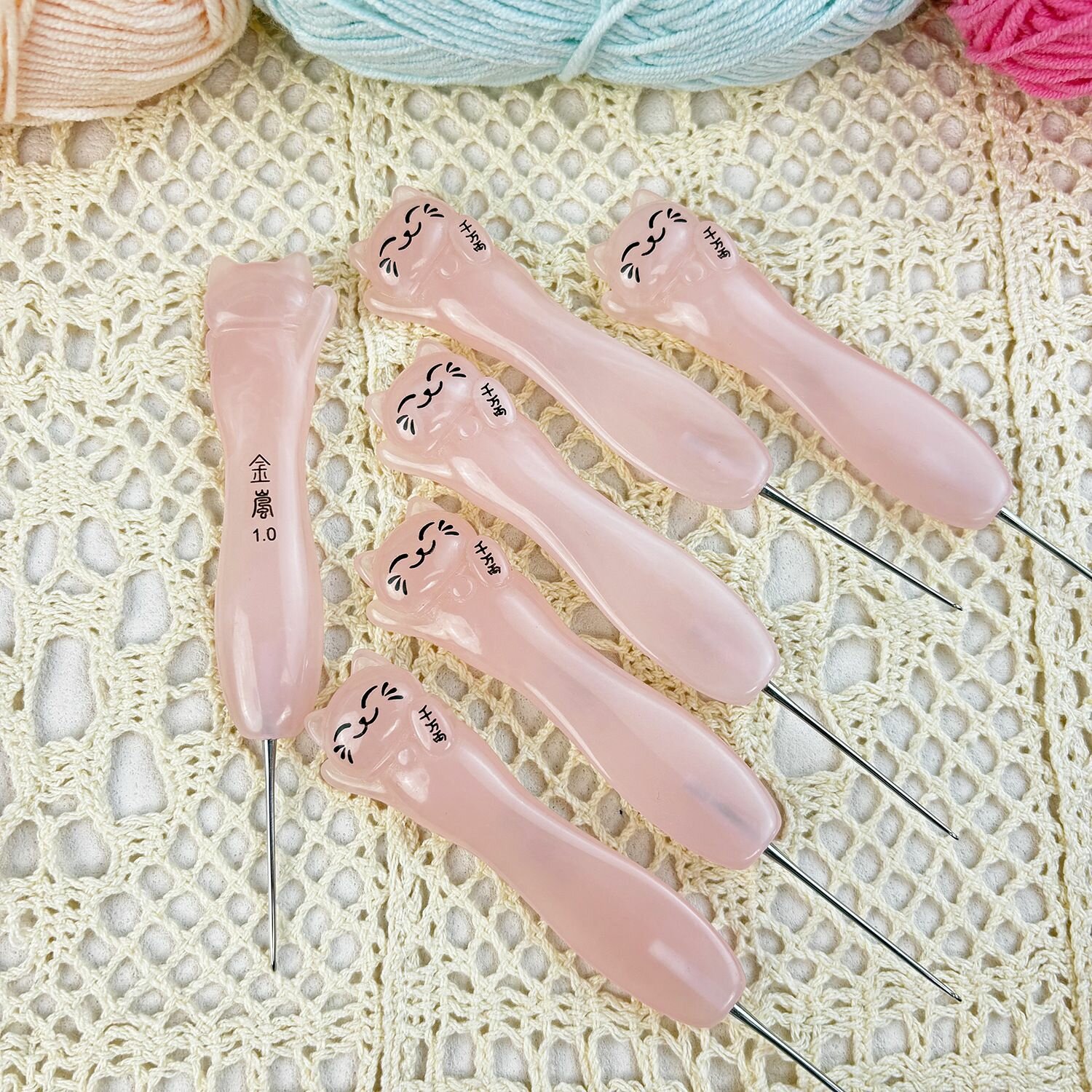 Крючок для вязания 2,8 мм, 12 см с розовой ручкой в форме котика — для амигуруми, узоров и комфортной работы дома