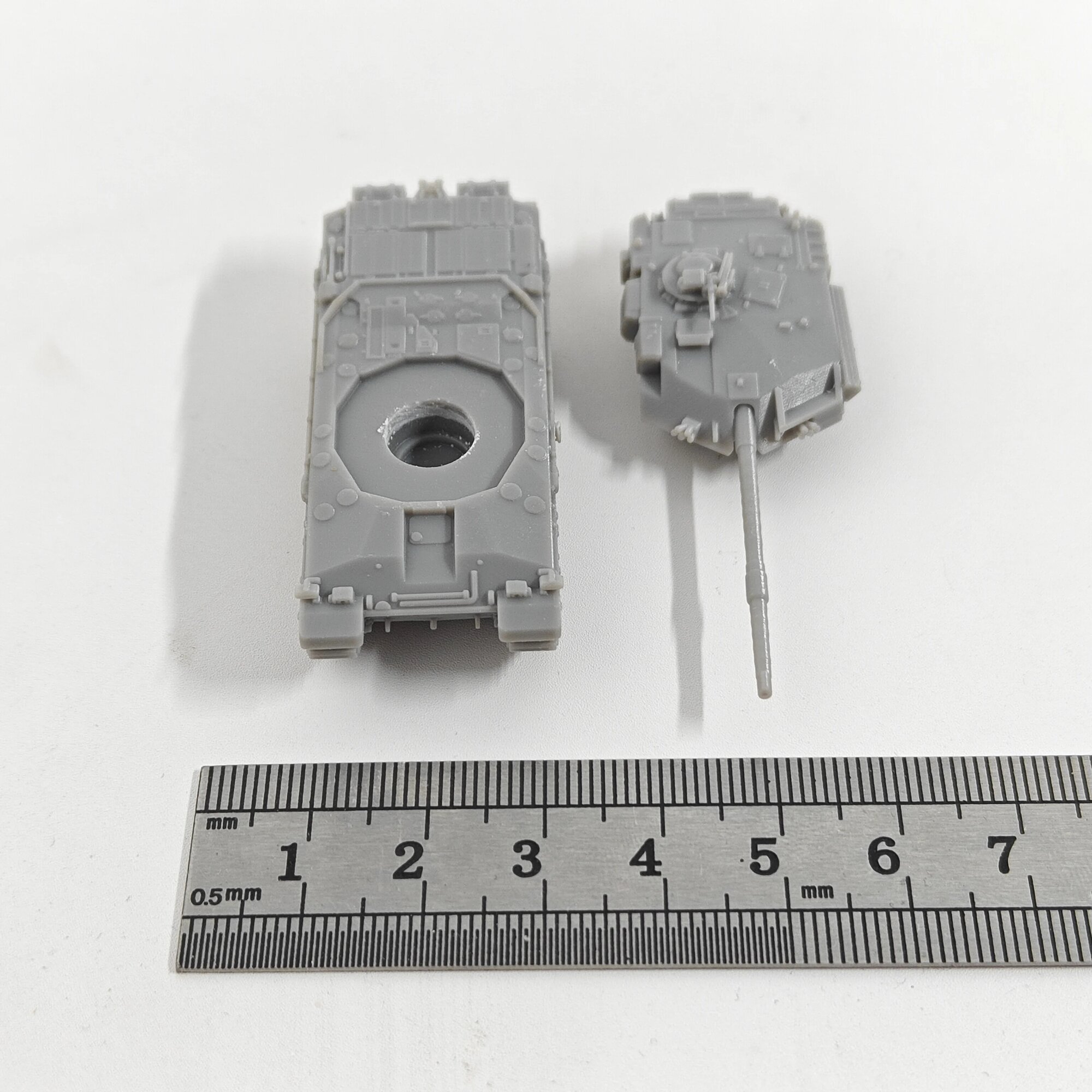 Модель танка Challenger 1 MBT Tusk Model 1/144