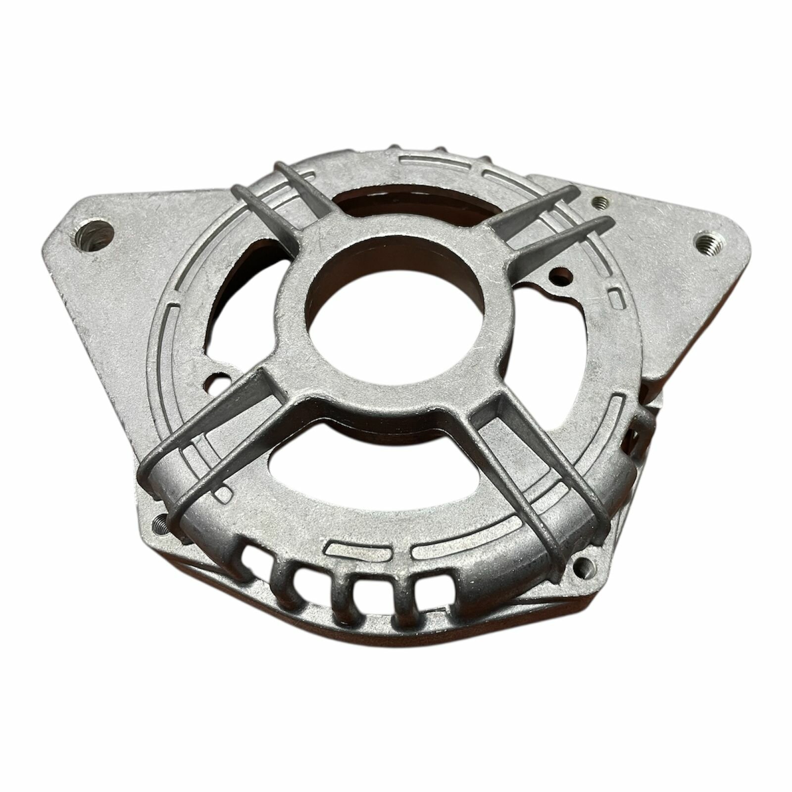 3232.3771400ВТ Крышка генератора передняя применима к автомобилям Маз, Камаз, Газ, Уаз