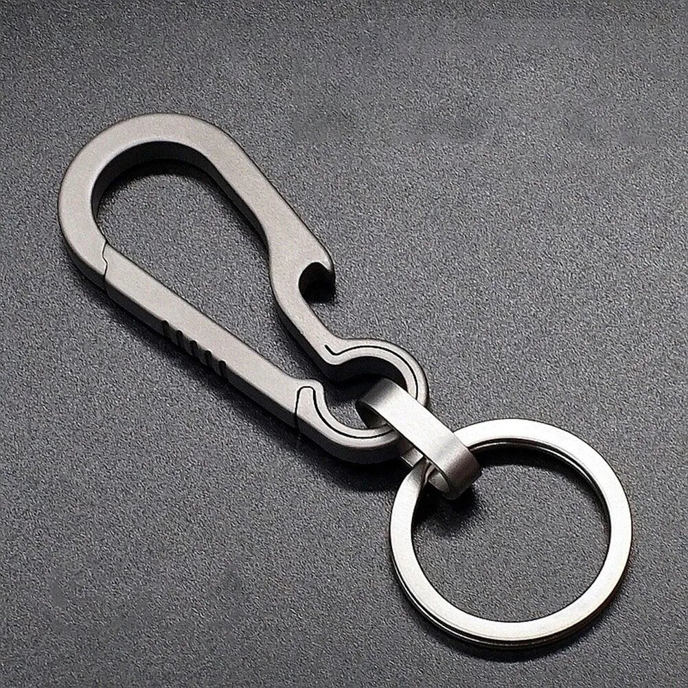 Металлический брелок с карабином Titanium
