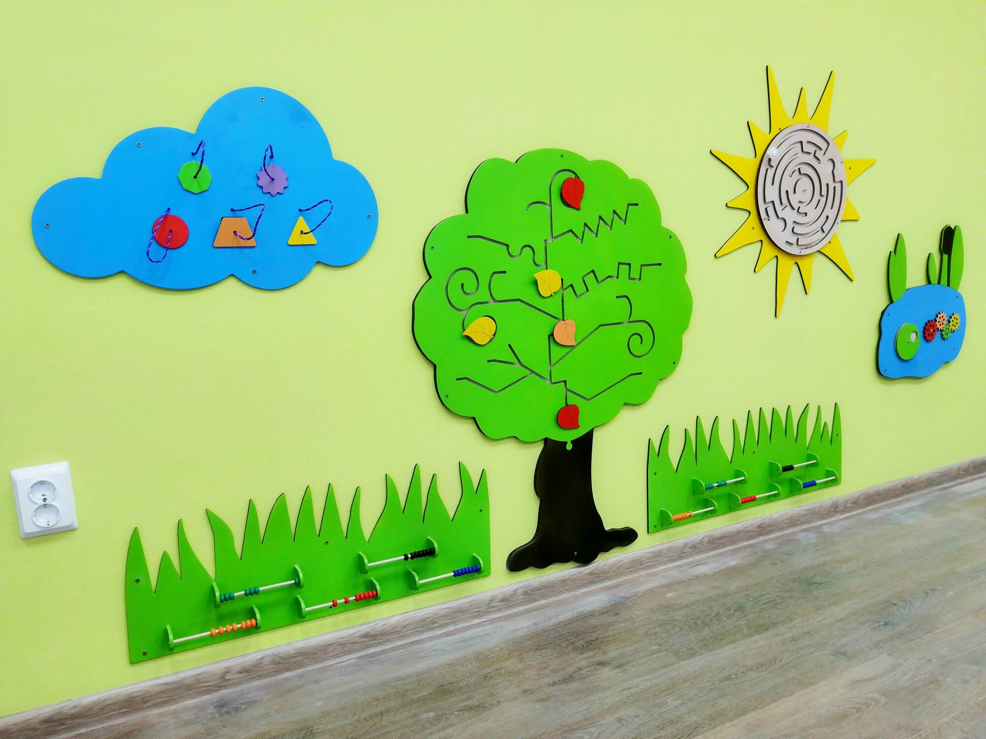 Бизиборды Развивайка "Природа и город", 8 модулей, дерево, металл, до 7 лет