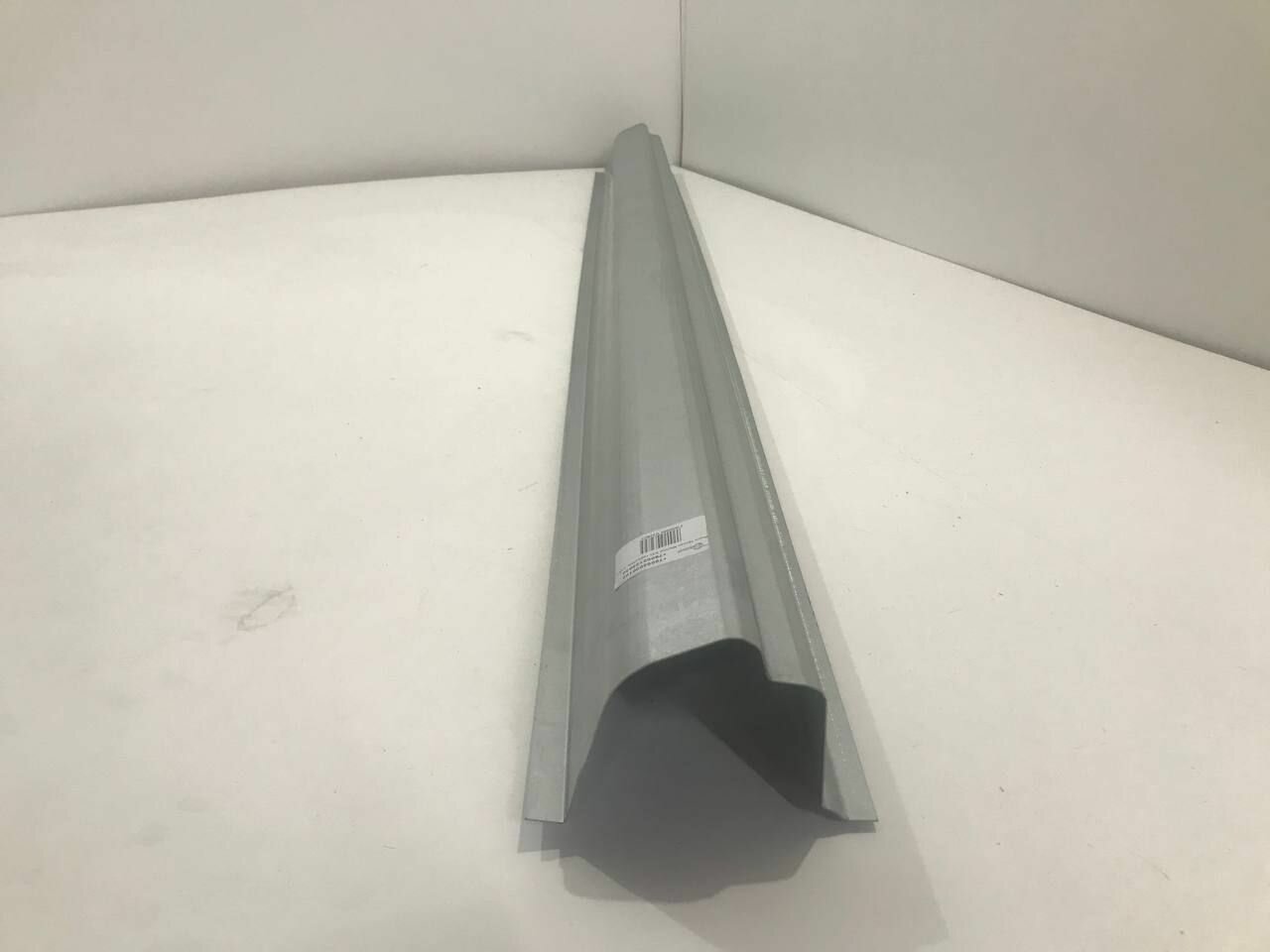 Порог правый на Nissan Maxima A33 , для автомобиля Ниссан Максима А33 , пороги для автомобиля