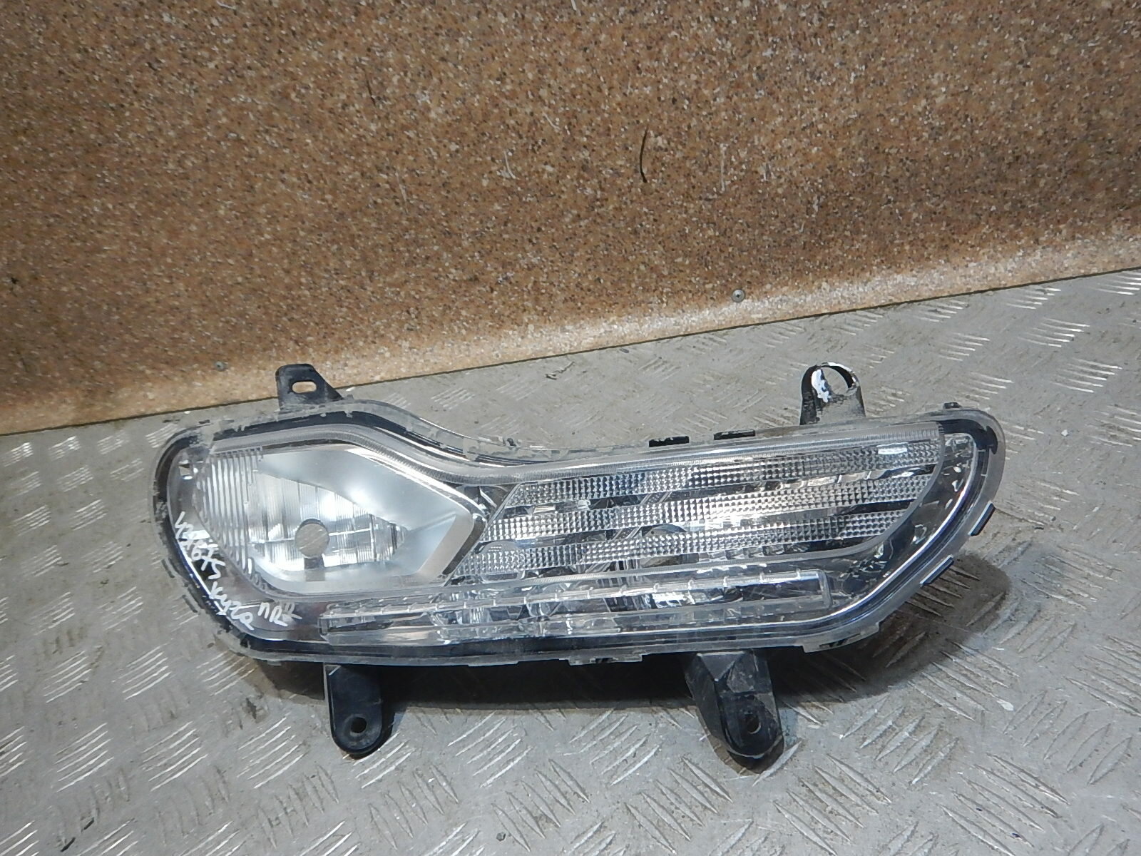Б/У Фара противотуманная правая, Ford (Форд)-KUGA (13-19) FORD KUGA (13-19) -16 Сломано крепление. 431675 FORD арт. CV441...