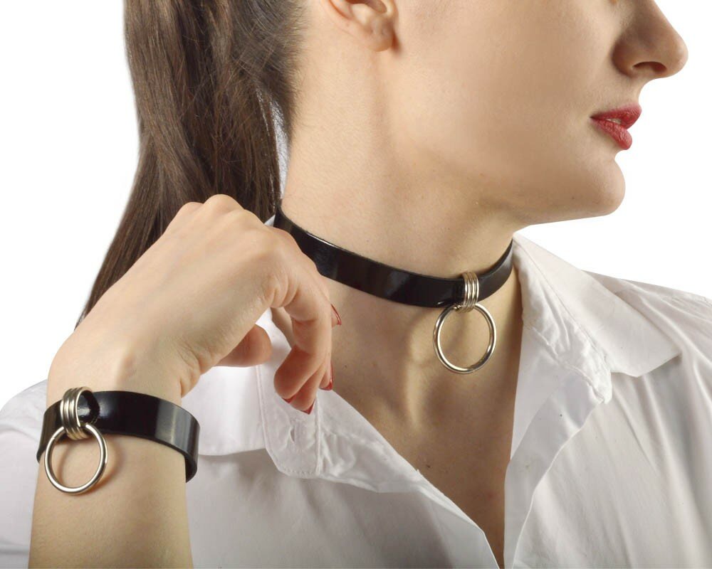 Лаковый чокер Sitabella, с кольцом, натуральный лак, черный, длина 40 см