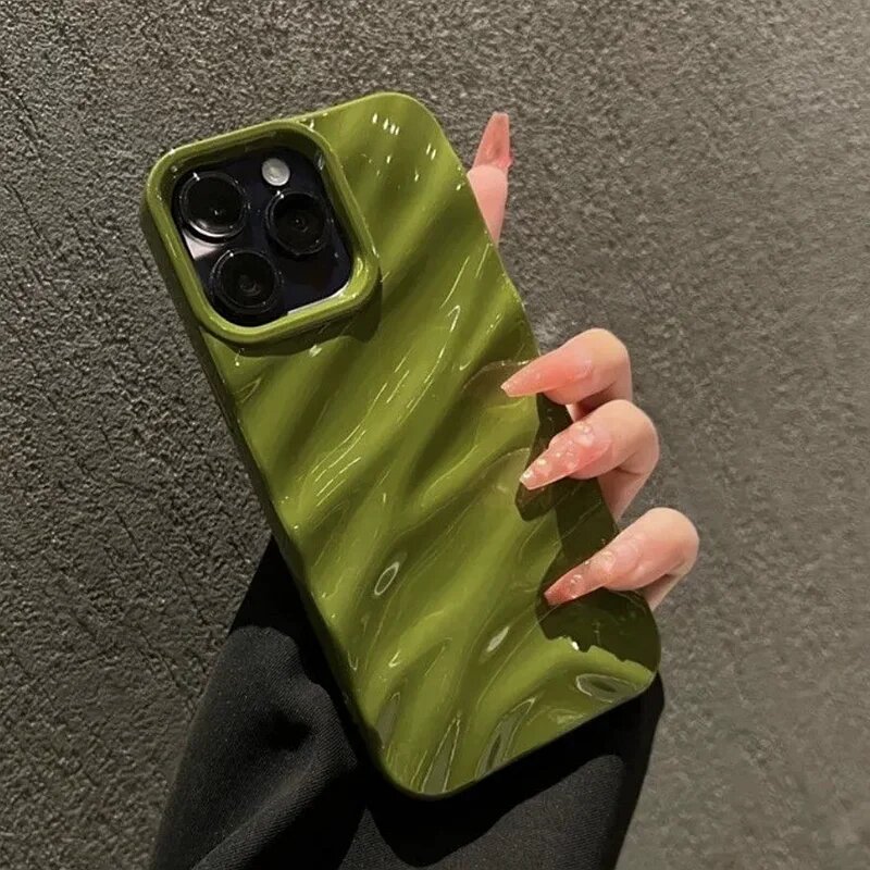 Чехол для iPhone 13 армейский зеленый, волнистый