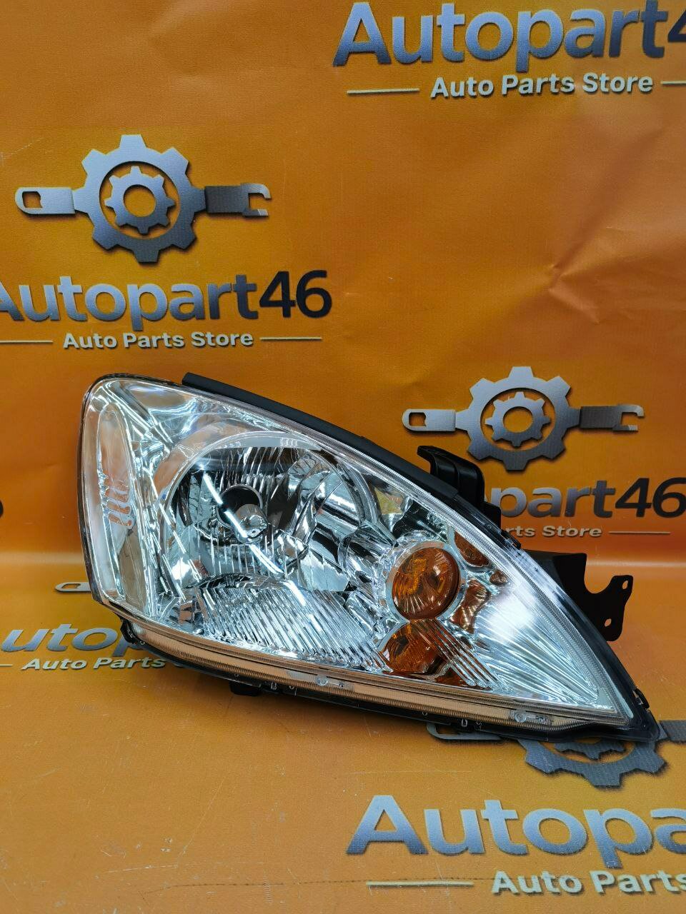 Правая фара митсубиси ланцер 9 MITSUBISHI LANCER 9 хром механика