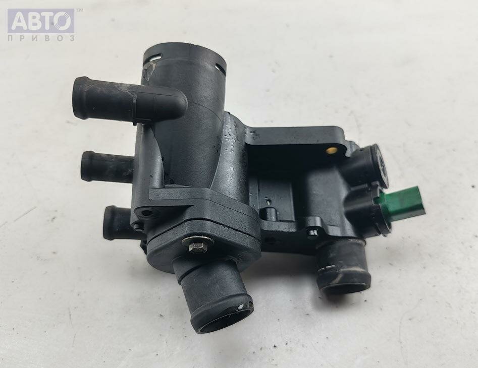 Корпус термостата Volkswagen Golf-4