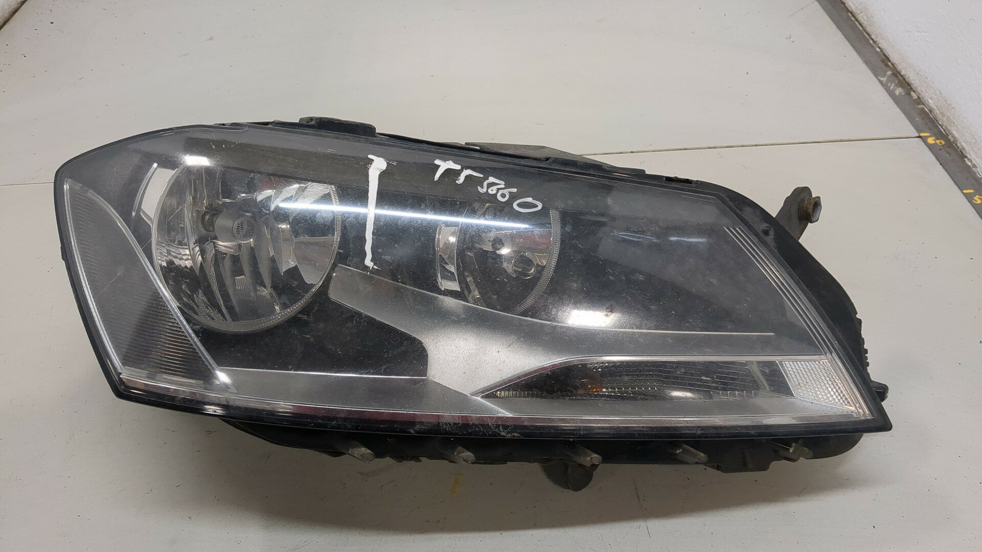 Фара (передняя) правая Volkswagen Passat 7 Европа Б/У