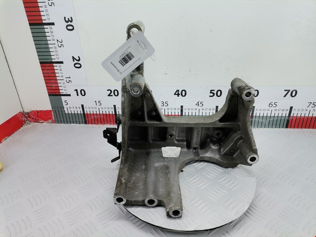 Кронштейн (крепление лапа) двигателя Nissan Altima (L32) арт. 1753027