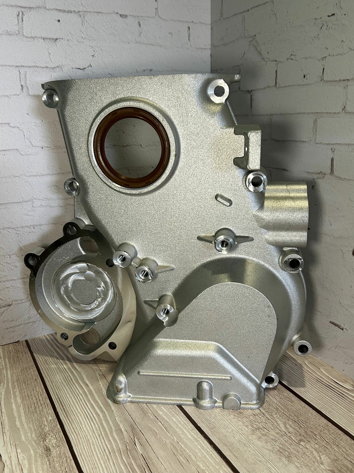 Крышка (перед) цепи ГРМ ГАЗель, Волга, Соболь ЗМЗ дв.405, 406. УАЗ дв.409, 4091 (УАЗ без кондиционера) С сальником в сборе арт. 406.1002058-10