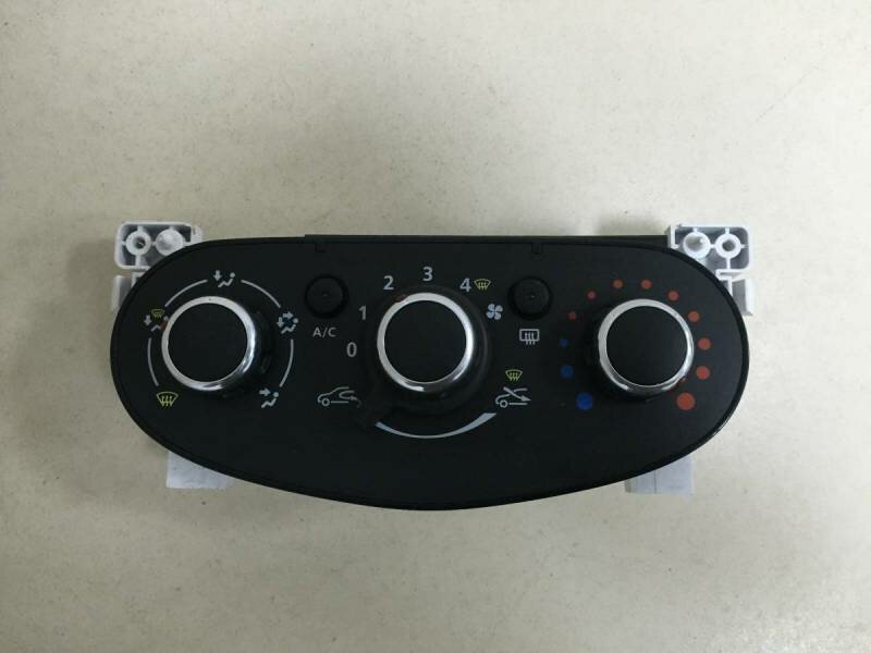 Блок управления климатической установкой Renault Duster 2012 кат.номер: 275101505R