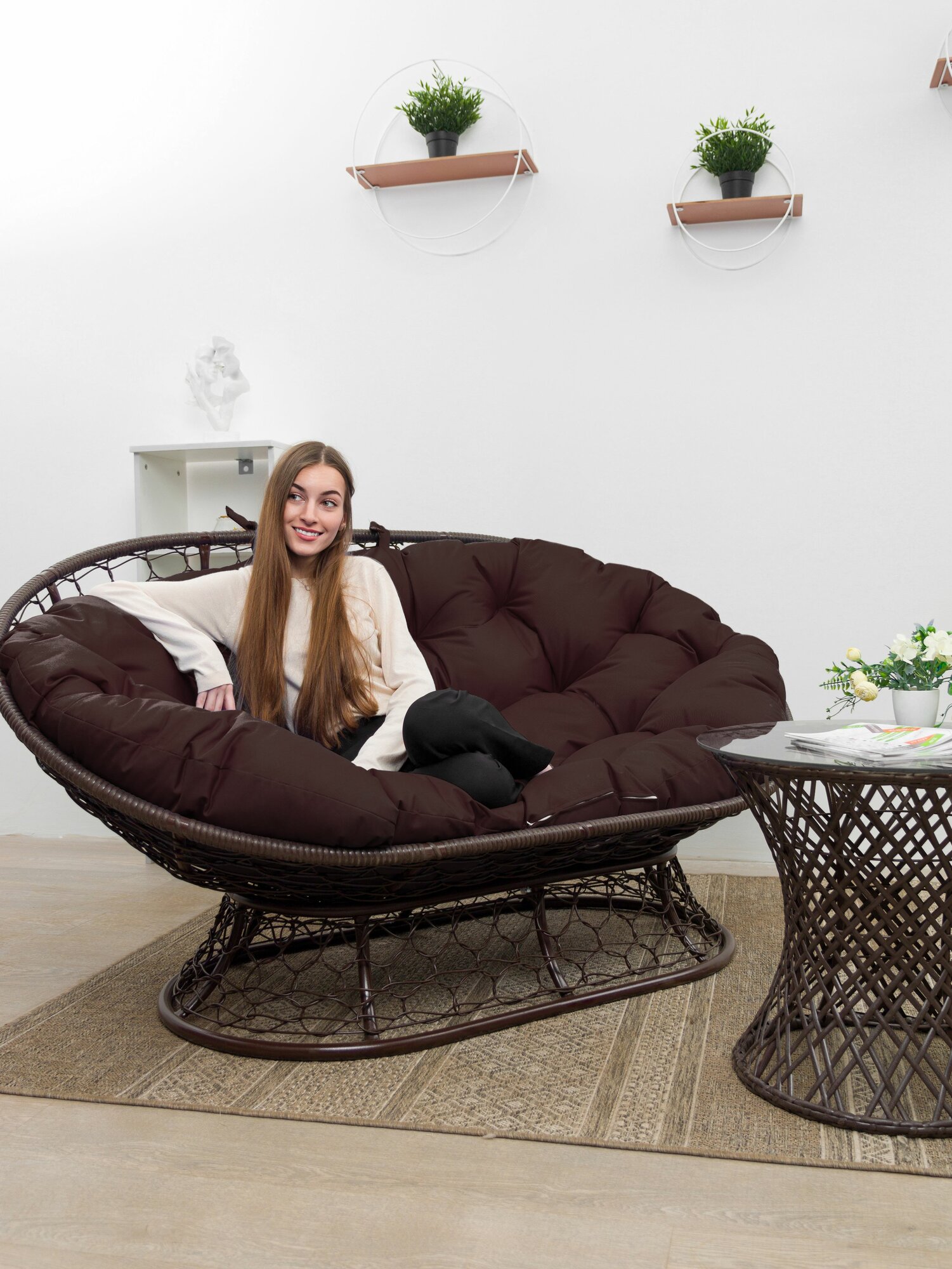 Диван мамасан с ротангом коричневый, коричневая подушка