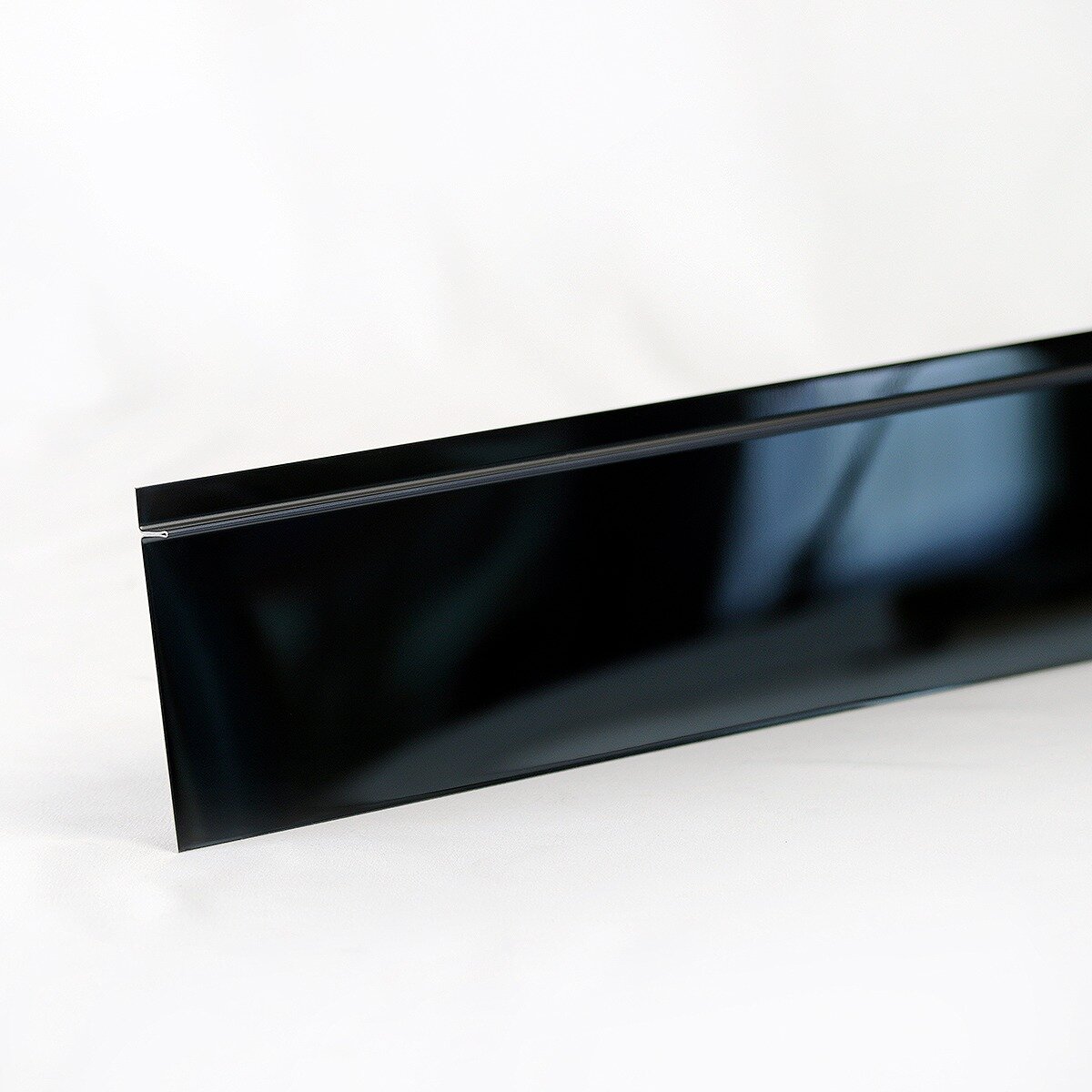 Плинтус напольный теневой под светодиодную ленту нержавеющая сталь 10*80*3000мм черный глянцевый