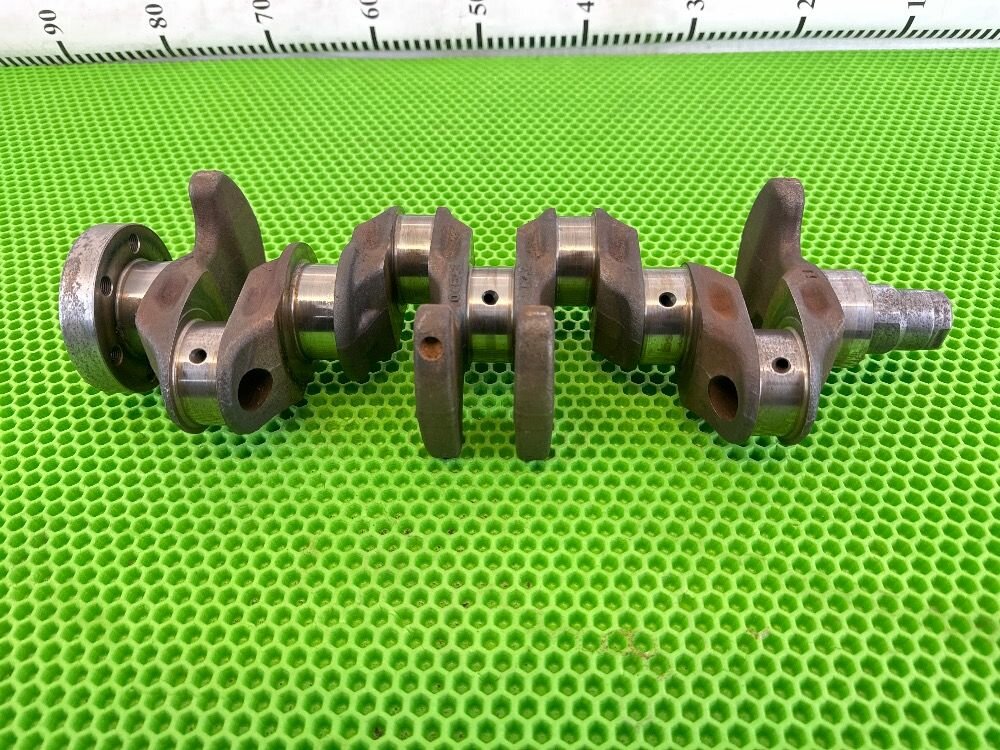 Коленвал Volkswagen Golf Passat 1.8 AWT AGU 06AF 06A105021F