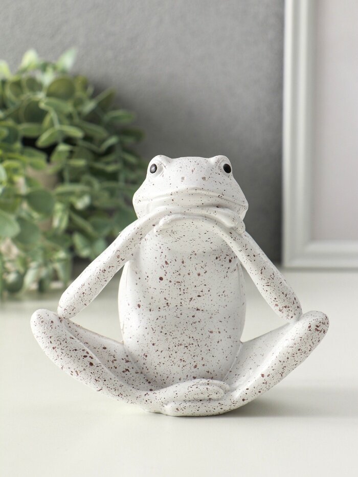 Сувенир полистоун "Белая лягушка" 6х13,5х11,5 см