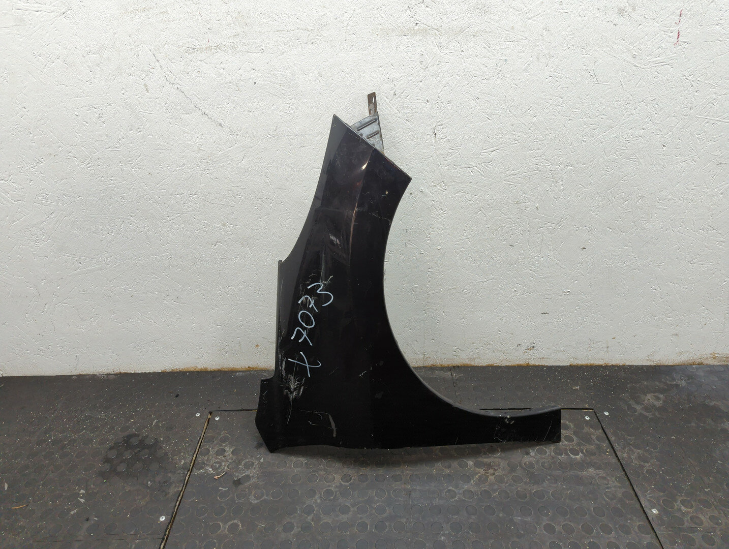 Крыло правое переднее Peugeot 207 Б/У