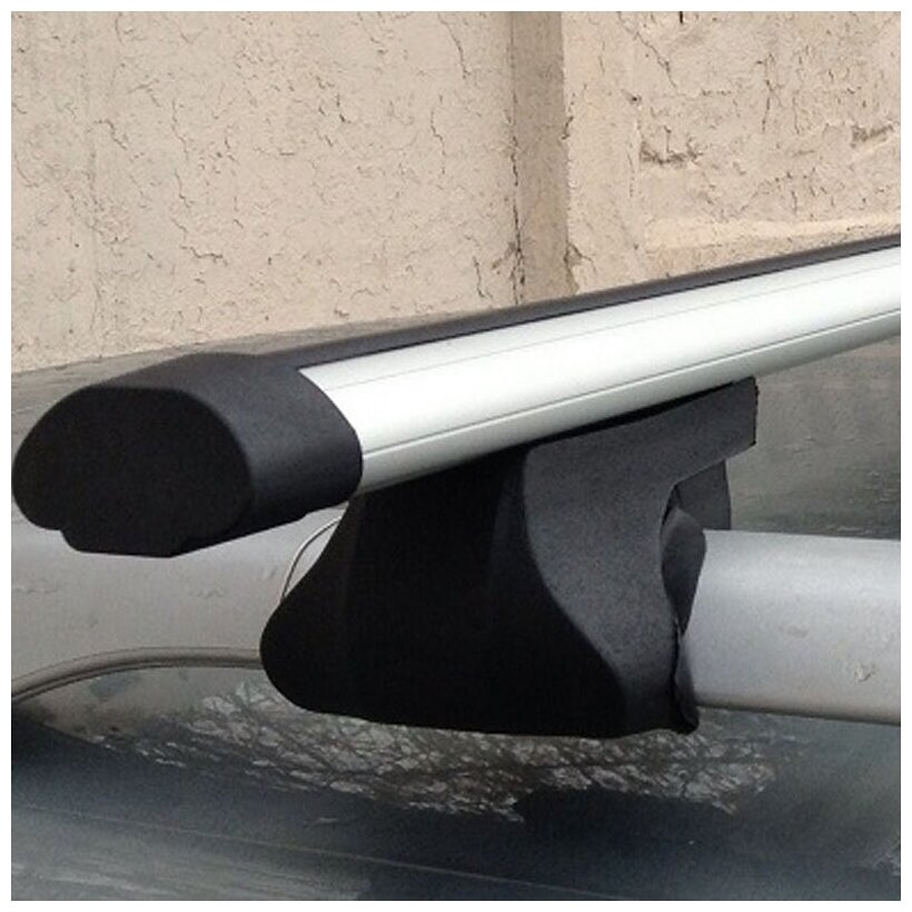 Багажник на рейлинги Inter Favorit для Skoda Yeti / Шкода Ети 2009-2014, аэродинамические дуги 130