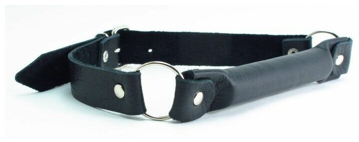 Черный кожаный кляп-трензель на кольцах