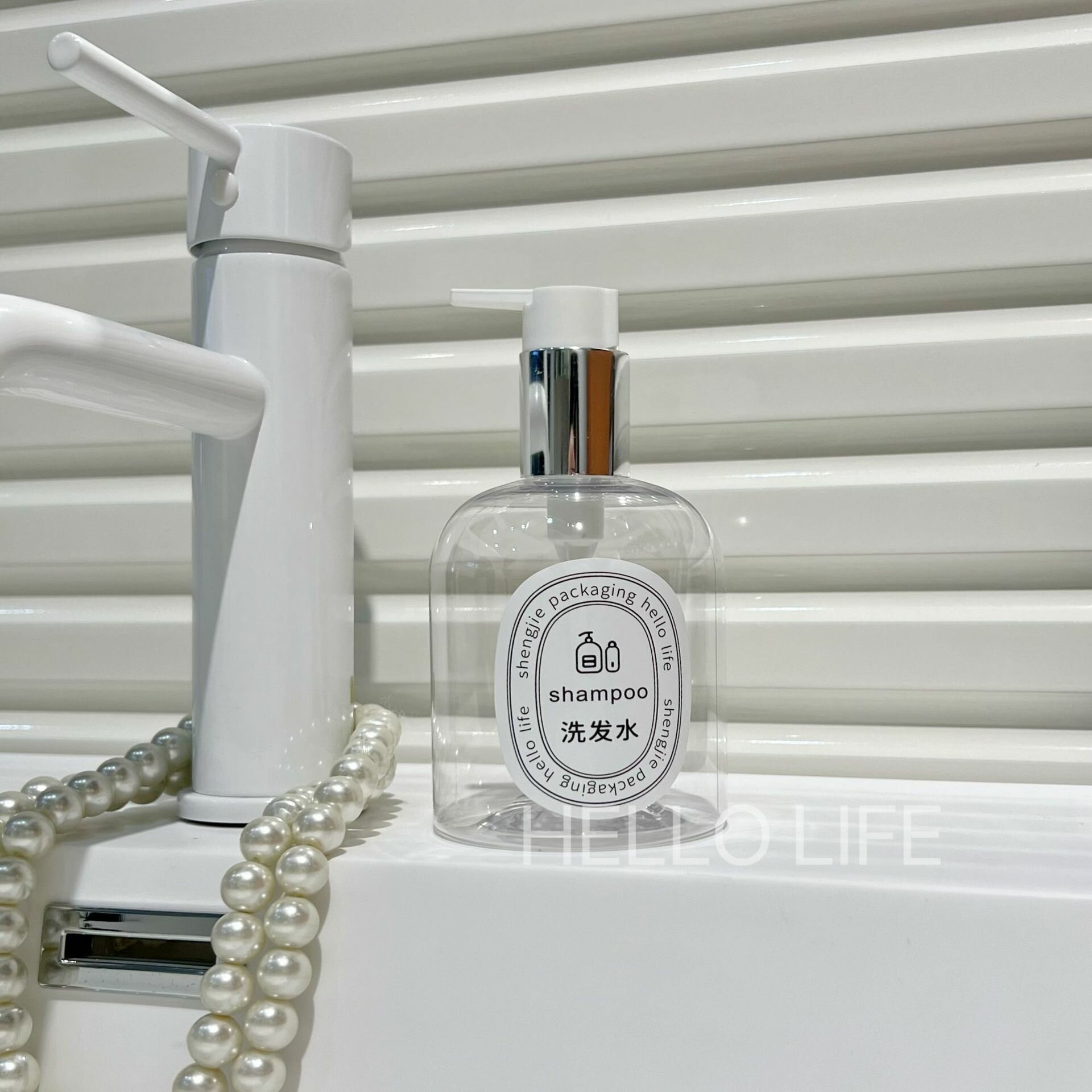 Бутылка для шампуня, с пряжкой, прозрачная, 300мл