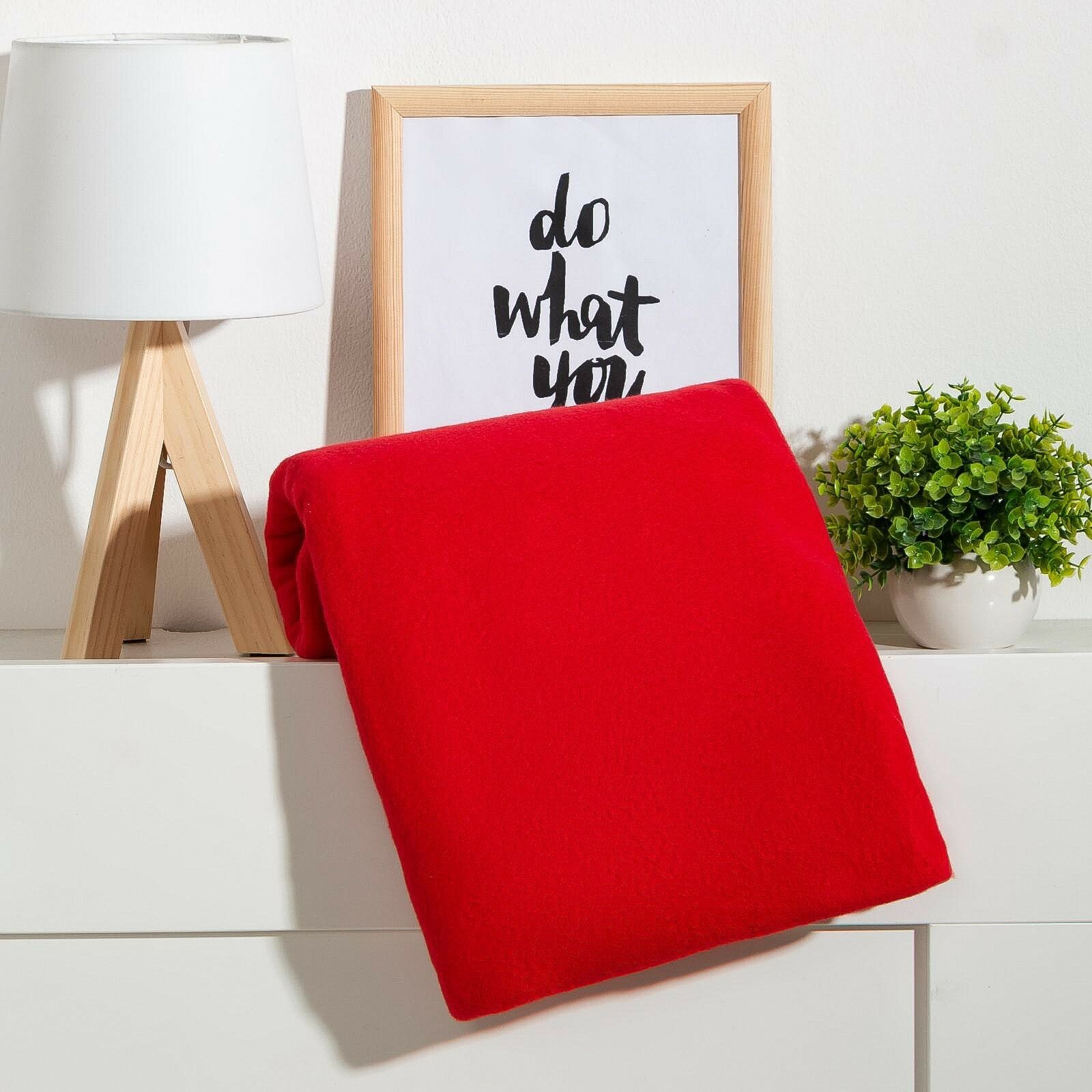 Плед 150*180см, цв. красный, пл.160 г/м2, 100% п/э