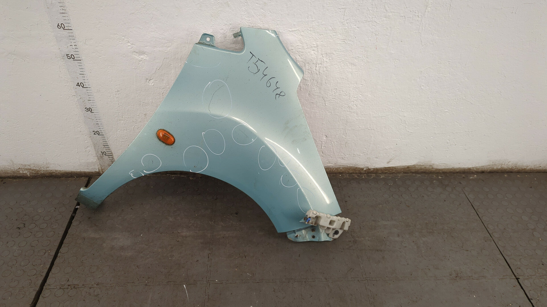 Крыло правое переднее Chevrolet Spark Б/У