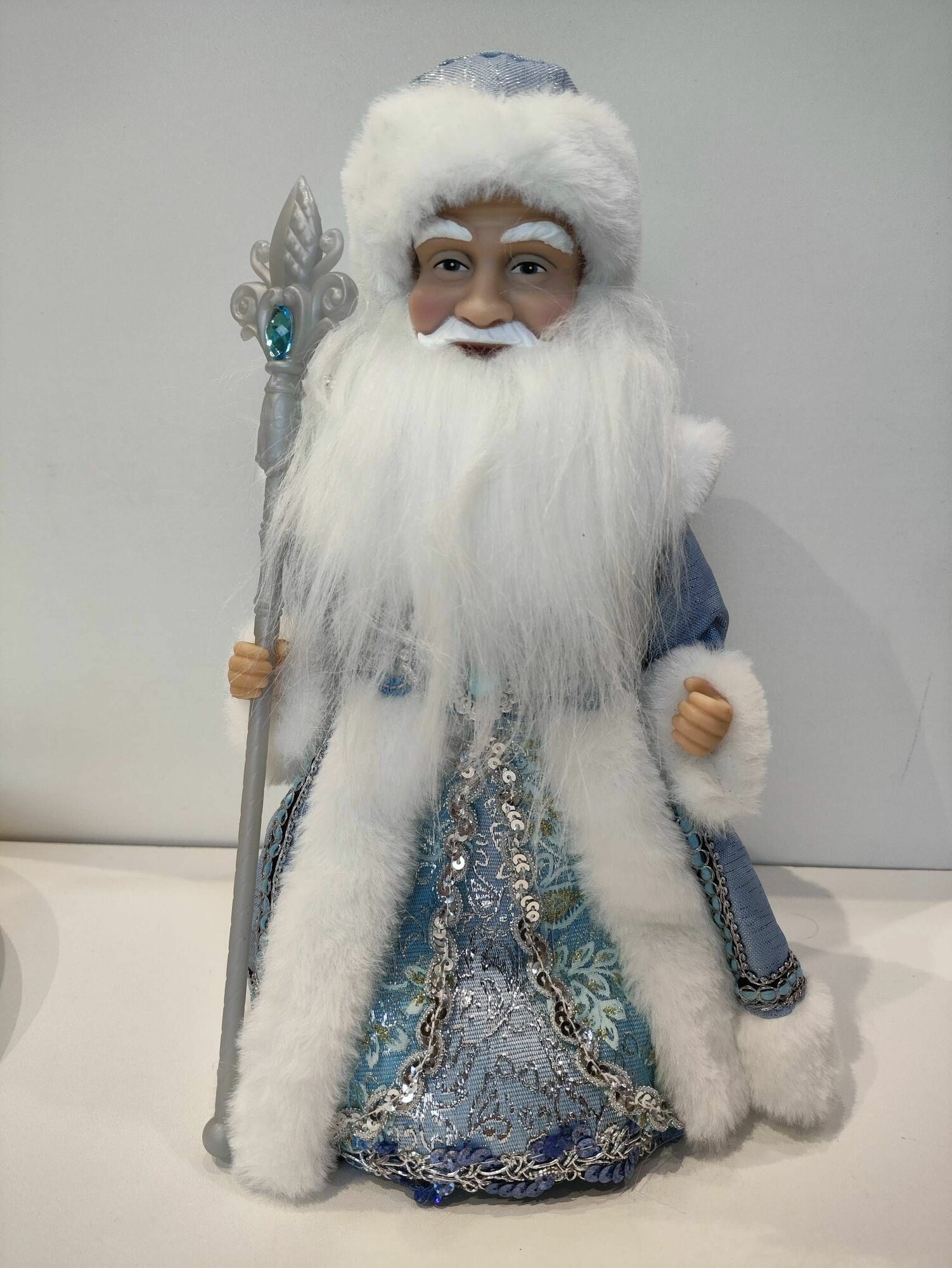 Дед Мороз 29 см. музыкальный поет и танцует