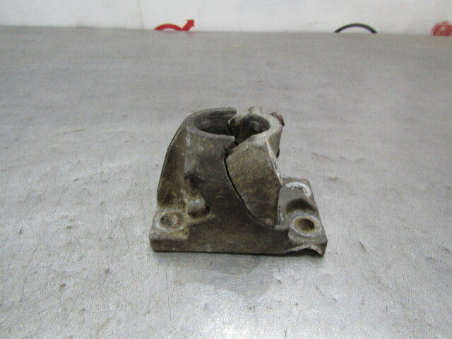 Кронштейн крепления трубы заднего крыла Renault Premium