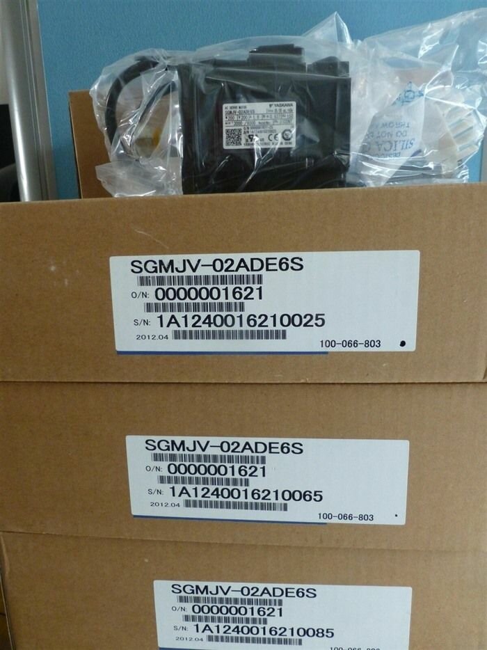 Модуль YASKAWA AC SERVO MOTOR SGMJV-02ADE6S SGMJV02ADE6S