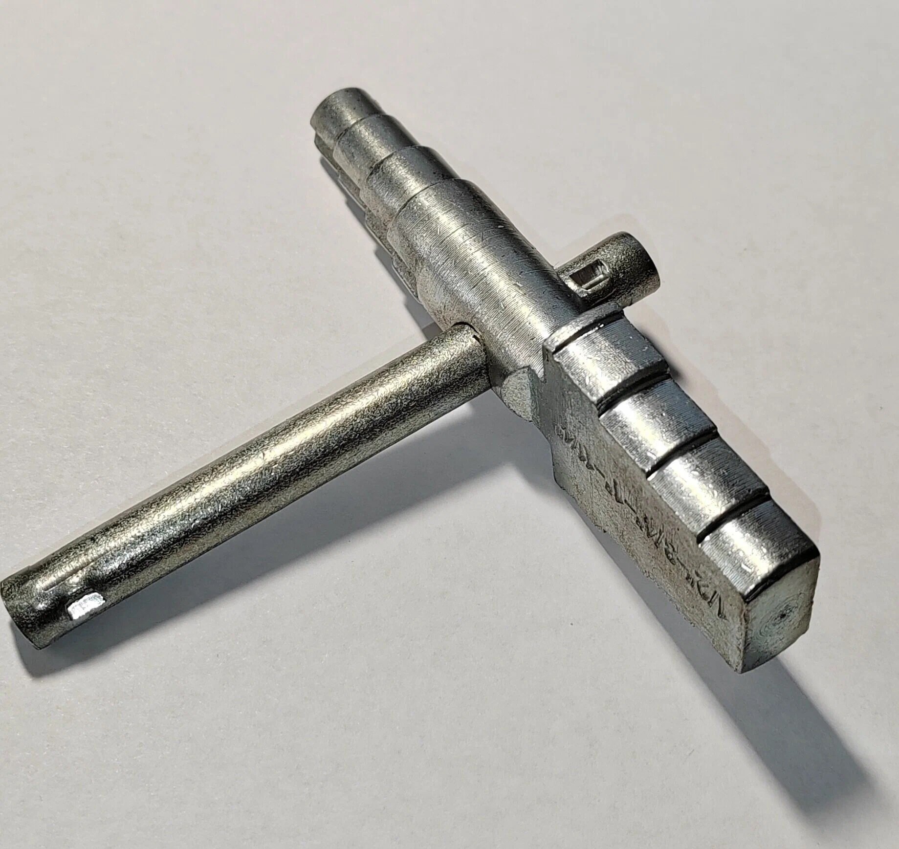 Ключ для американок универсальный, хромоникелевая сталь 1/2" - 1 1/4"