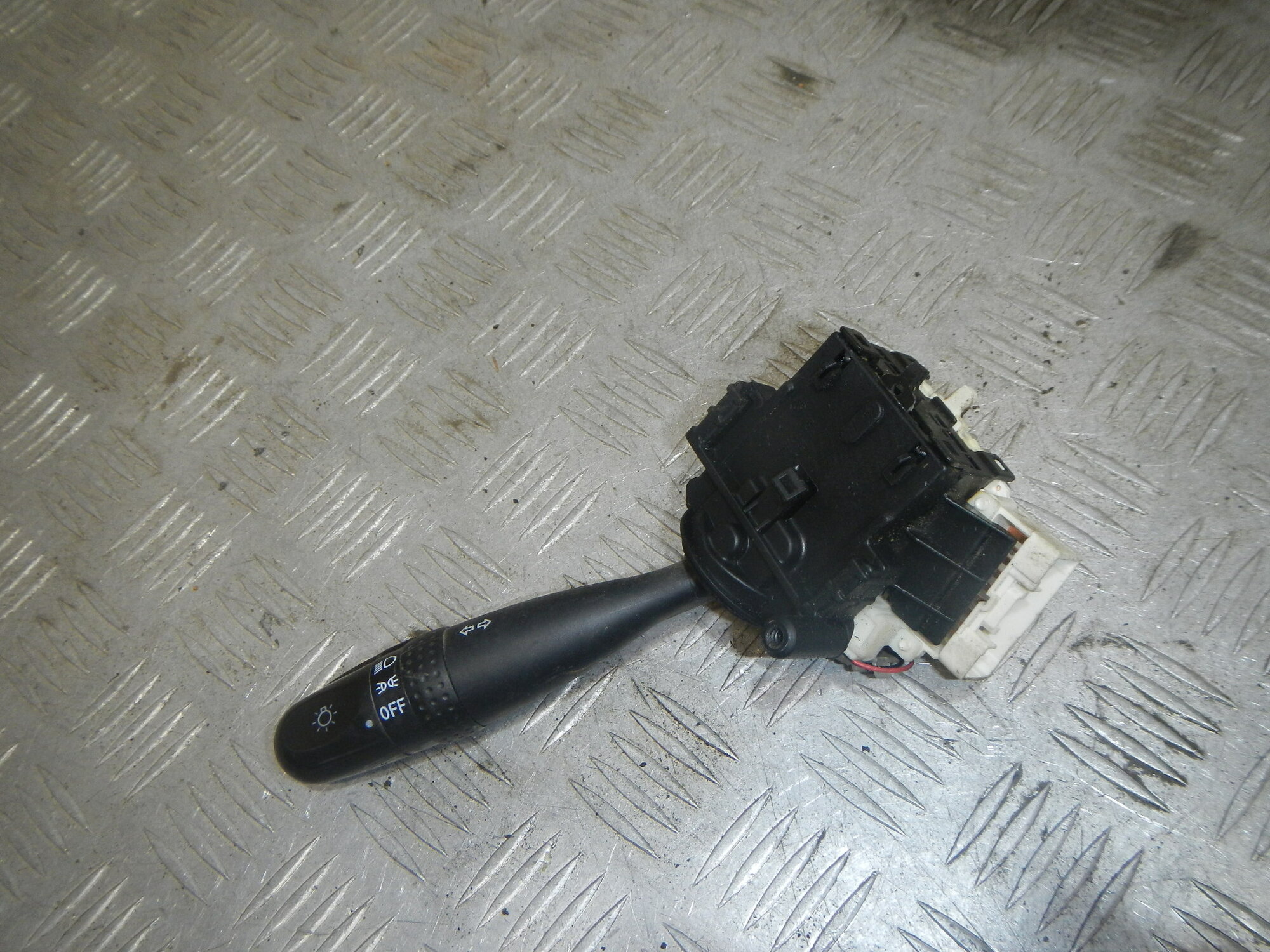 Б/У Переключатель поворотов подрулевой, Vortex (Вортекс)-TINGO (12-15) Vortex TINGO (12-15) Потертости. 529530 VORTEX ар...