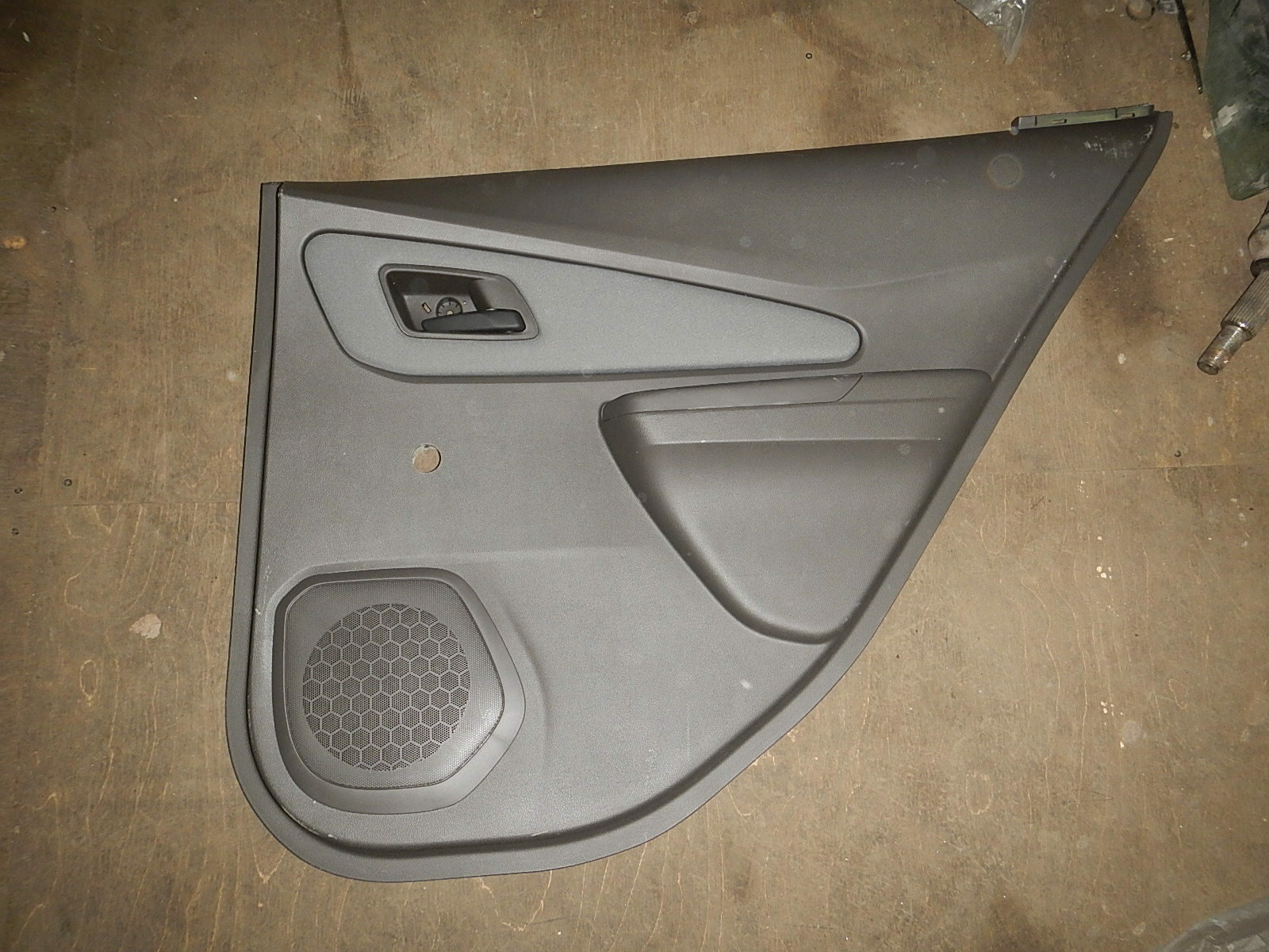 Б/У Обшивка двери задней правой, Chevrolet (Шевроле)-COBALT (11-) CHEVROLET COBALT (11-) царапины 217532 GENERAL MOTORS ...