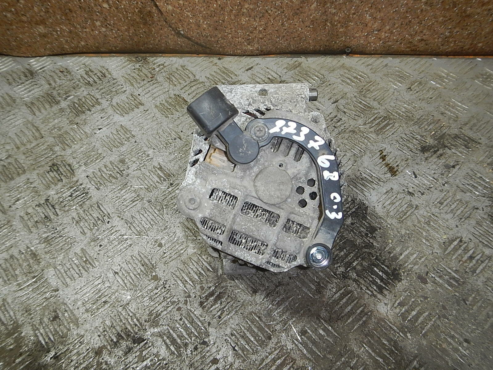 Б/У Генератор, Citroen (Ситроен)-C3 PICASSO (08-) CITROEN C3 PICASSO (08-17) 1,6, /115 л.с/10 FHCM./ сломано одно креплен...