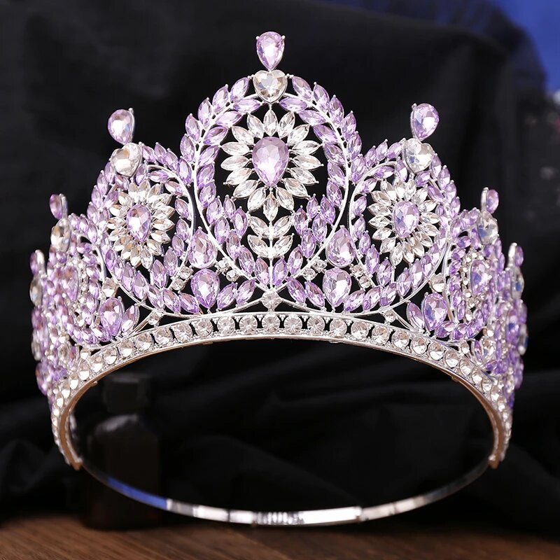Серебряная корона с фиолетовыми камнями