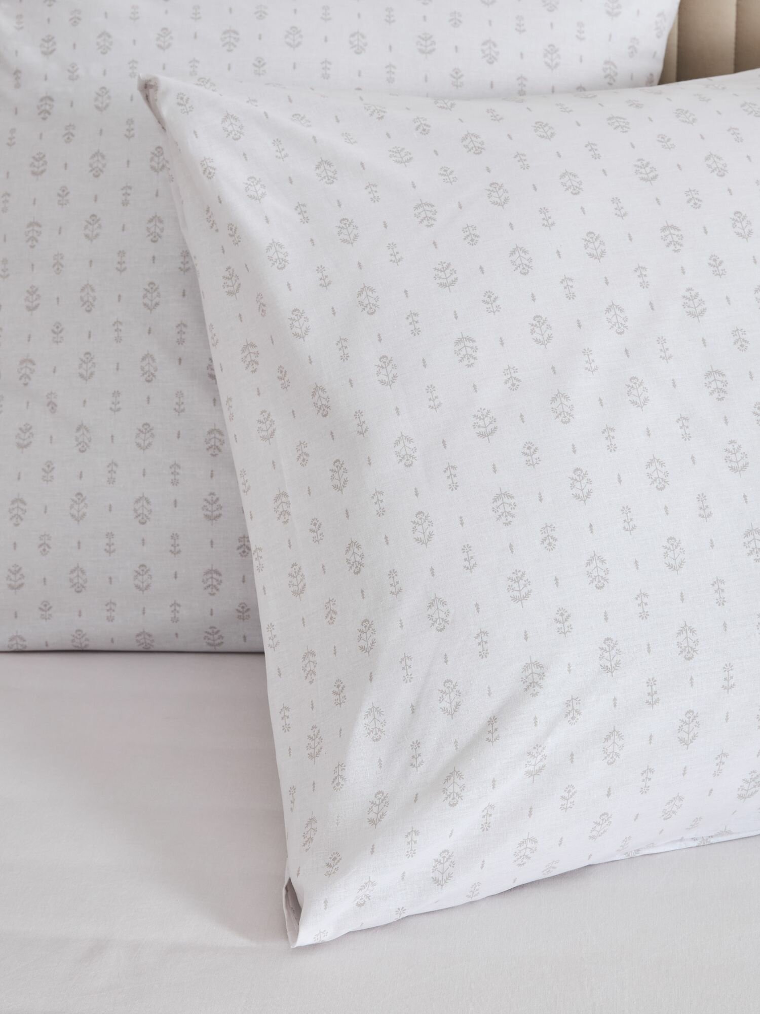 Комплект наволочек перкаль 70х70 (2 шт.) "Cozy Home" Золотая классика/Golden Classics рис. 43069-5 Танацето /Tanaceto