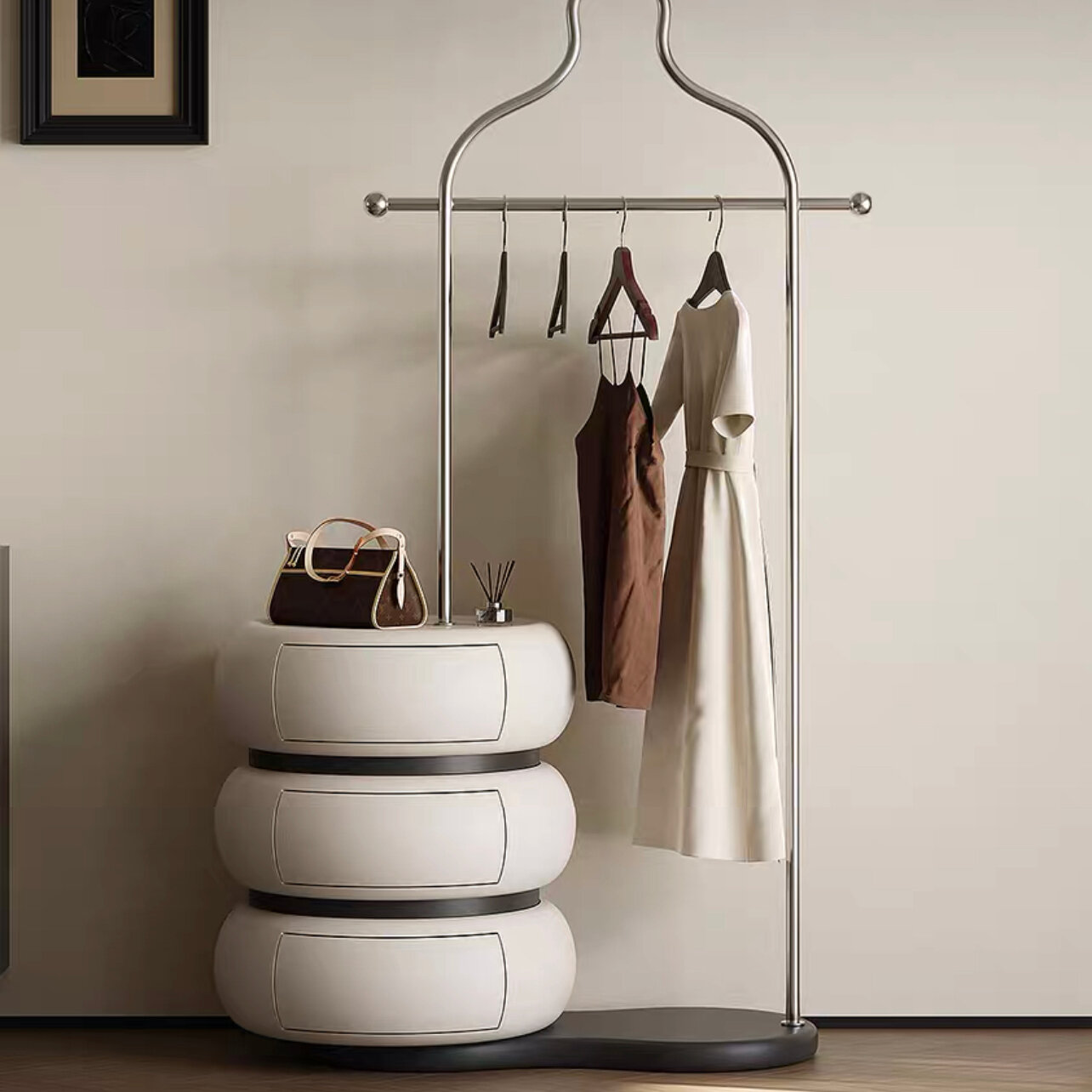 Тумбочка с вешалкой для одежды Simental