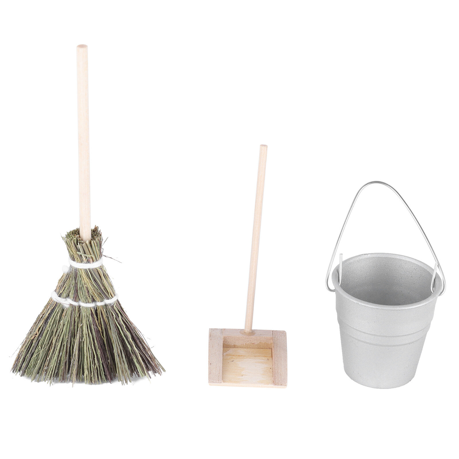 Кукольный домик: метла, ведро, совок, миниатюрные инструменты для уборки и работы по дому. Игрушка для ролевых игр.