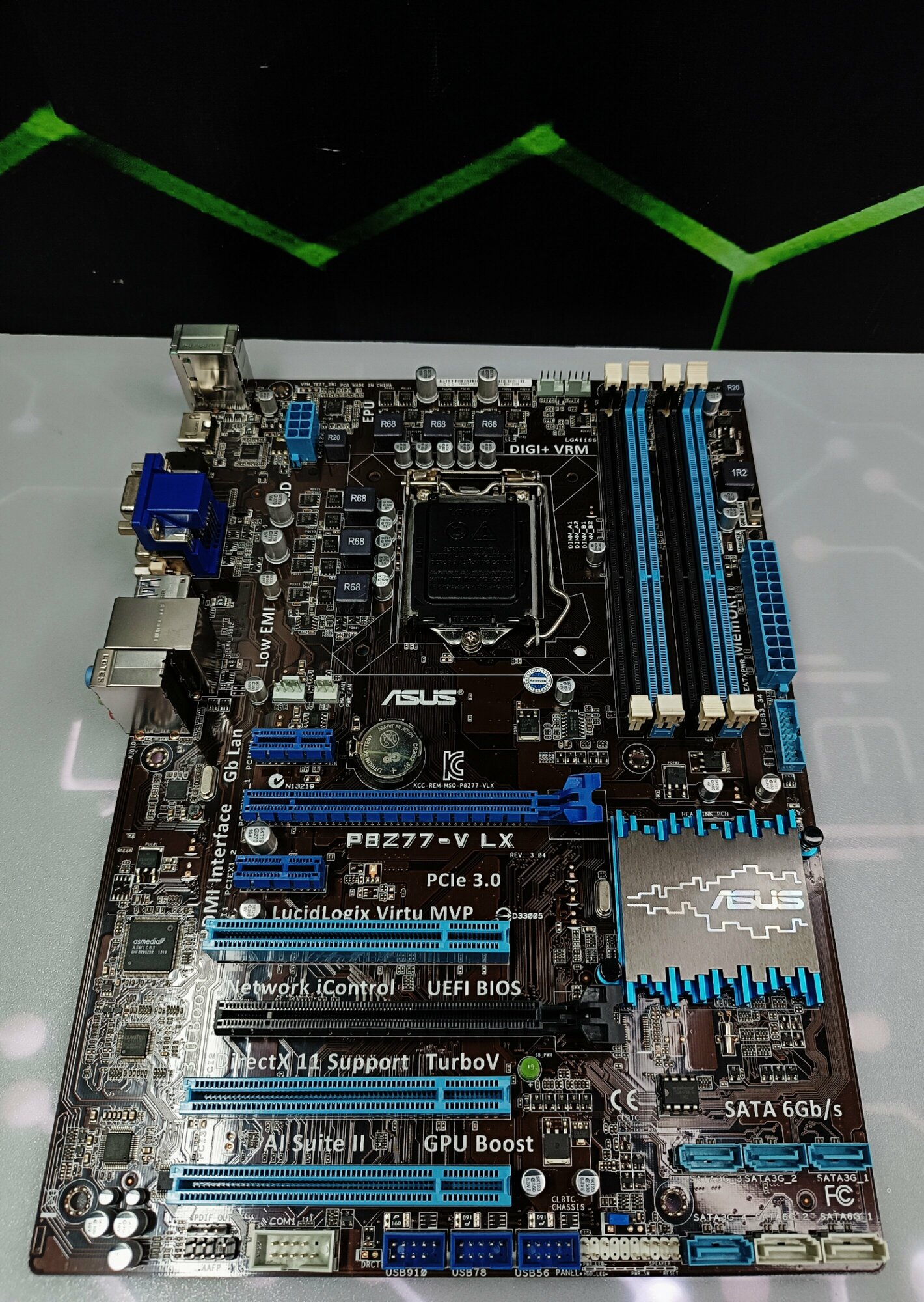 Материнская плата ASUS P8Z77-V LX, LGA1155, форм-фактор ATX