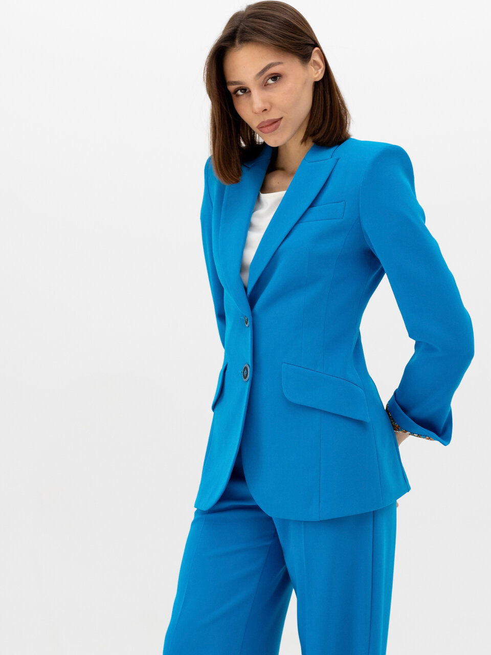 Пиджак Приталенный жакет с красивой линией плеч