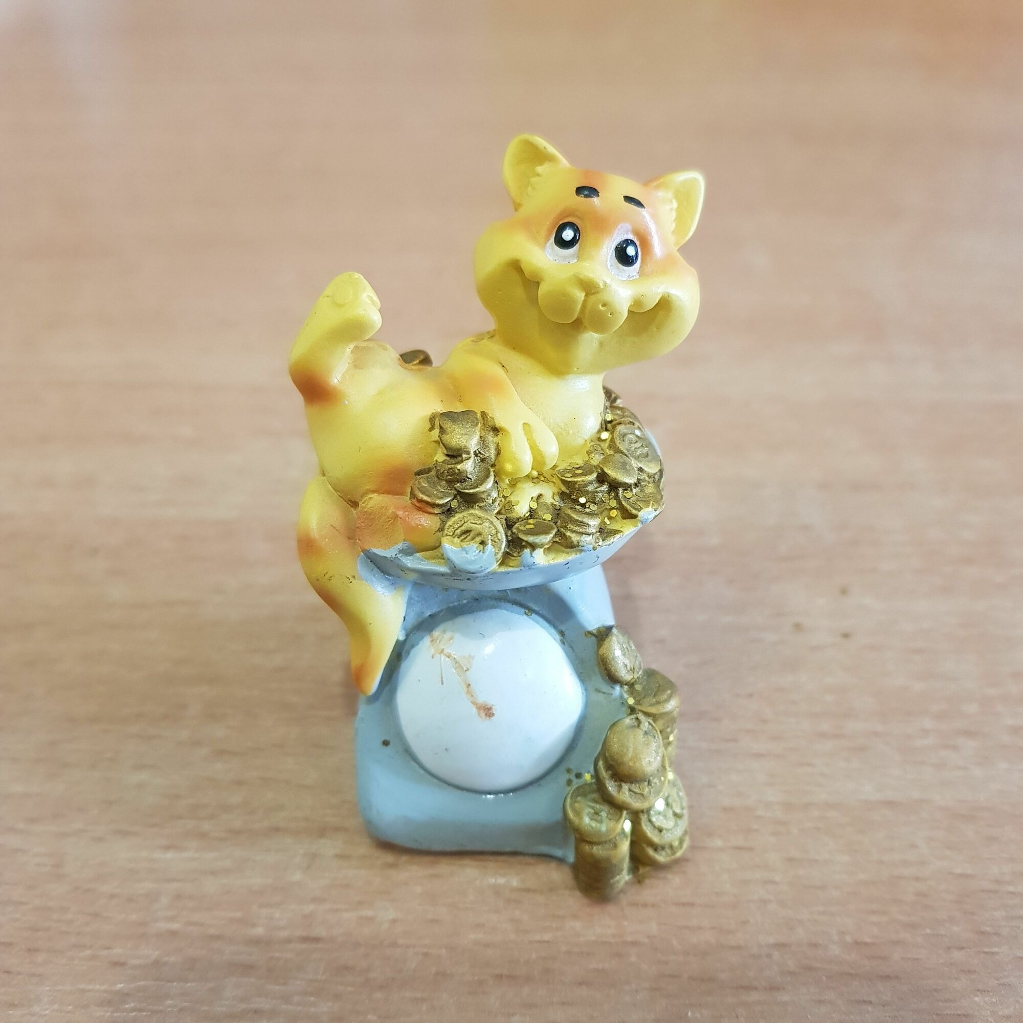 Фигурка декоративная "Котик" на весах 6х4х4см 4455