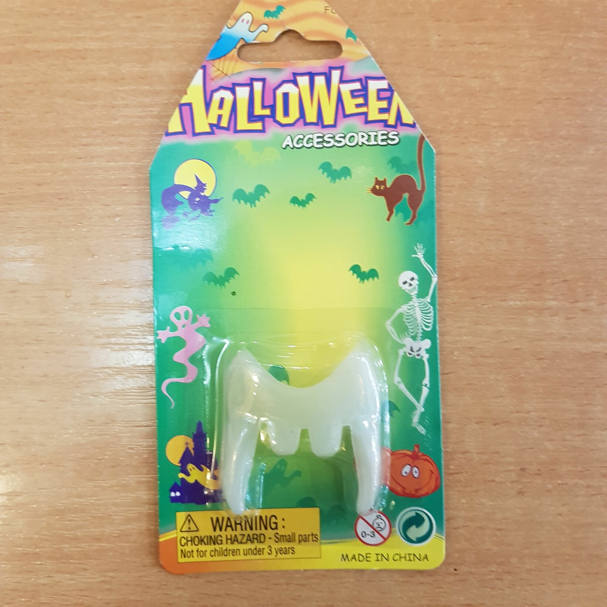 Карнавальный аксессуар "Зубы Клыки Вампира" светящиеся 6554