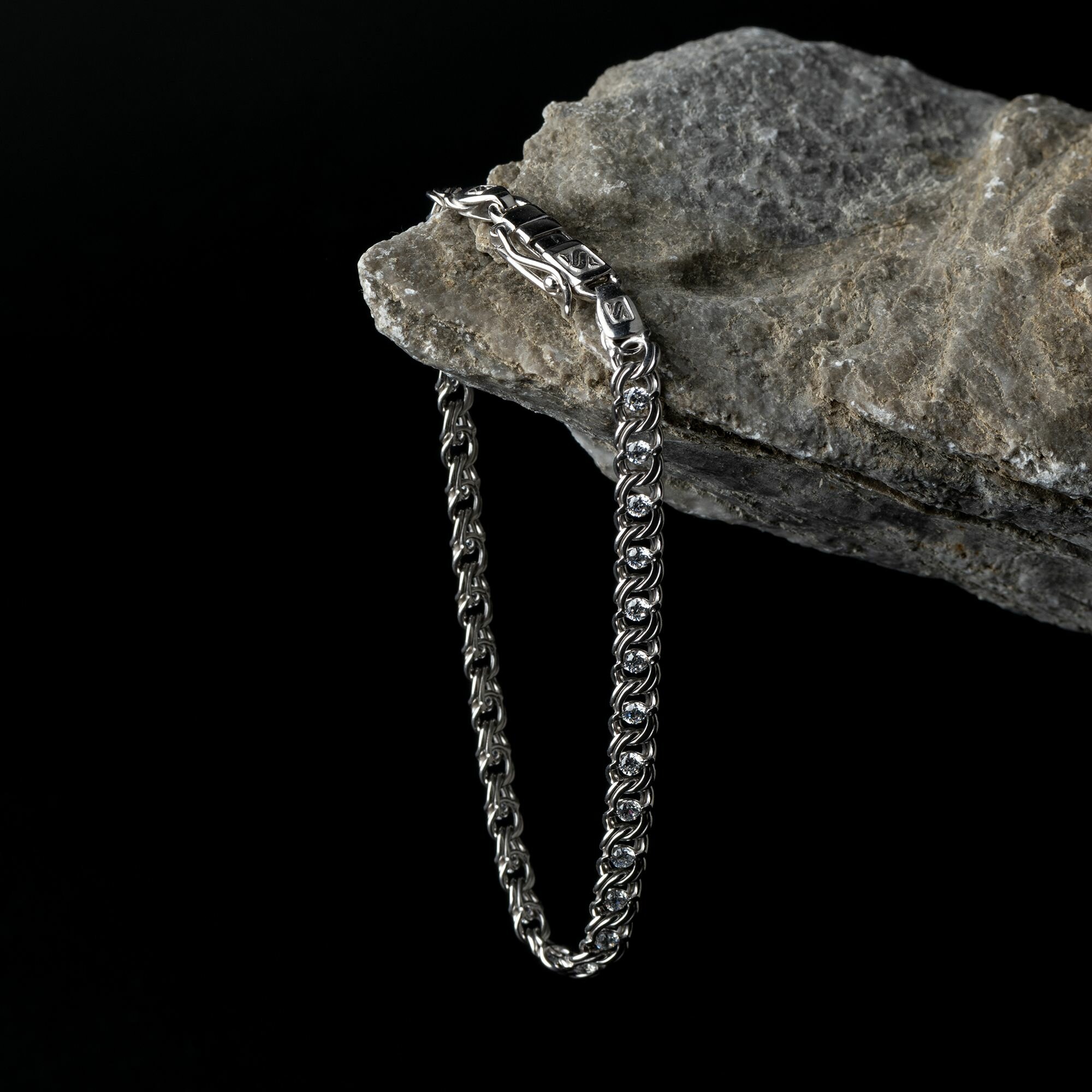 Браслет, серебро, 925 проба, чернение, фианит