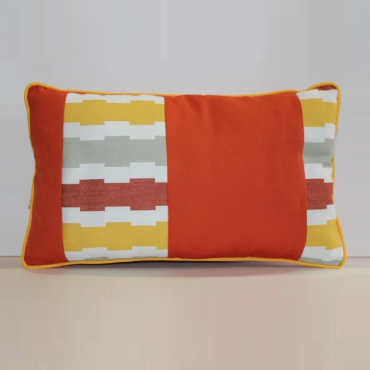 Декоративная подушка Decor-Studio оранжевая, двусторонняя 28х50