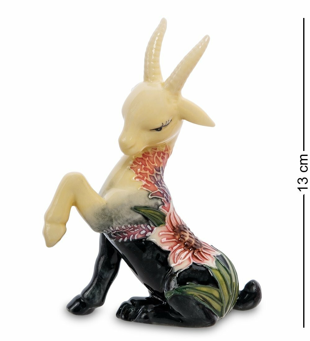 Фигурка интерьерная из фарфора 'Коза'